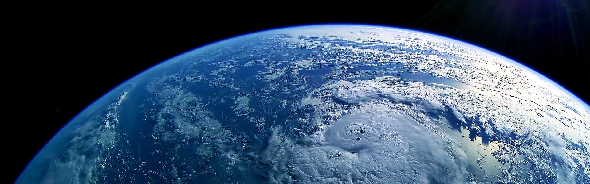 Watch Earth Live in 4K from Space | Sen