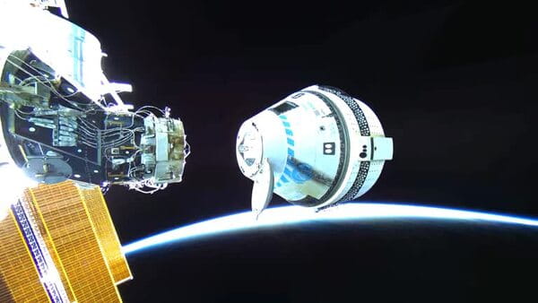 Watch Earth Live in 4K from Space | Sen